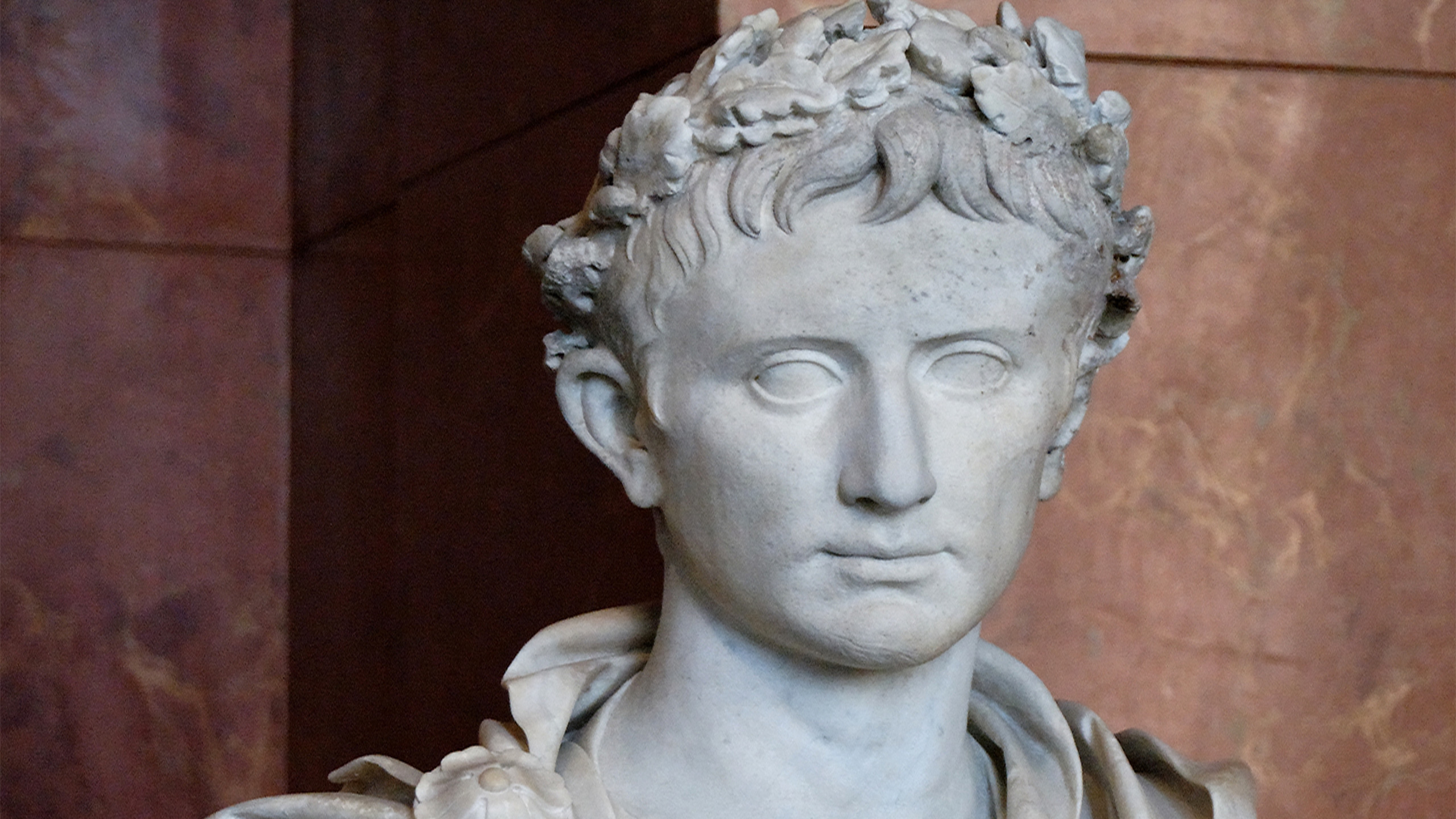 Discover Rome: tales about ghosts and love...